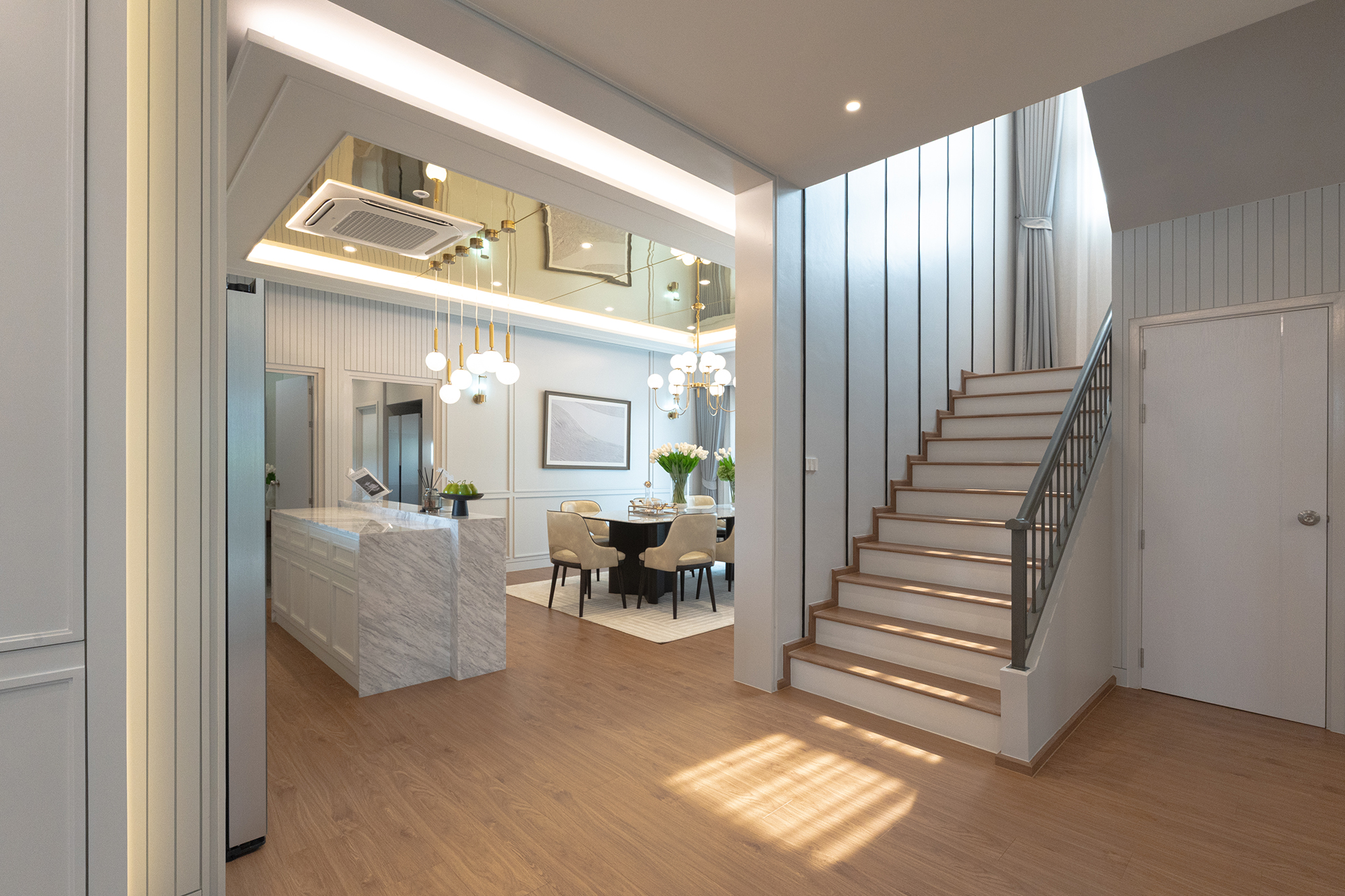 รถไฟฟ้าสายสีแดง ศิริราช–ตลิ่งชัน–ศาลายา อัปเดต 2025 เปิดทางความสะดวกถึงสาย4 - MUNKONG